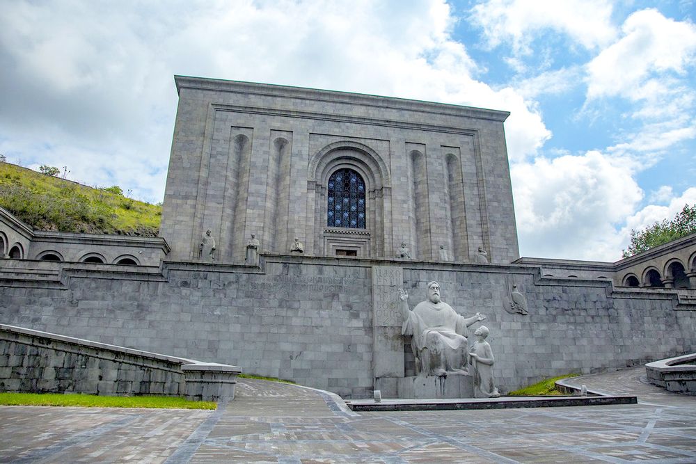 Рукописи не горят. Матенадаран — хранилище армянского культурного кода - Collab.am